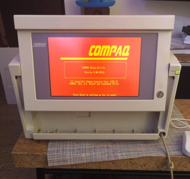 Gas Plasma Screen - Compaq Portable 386
